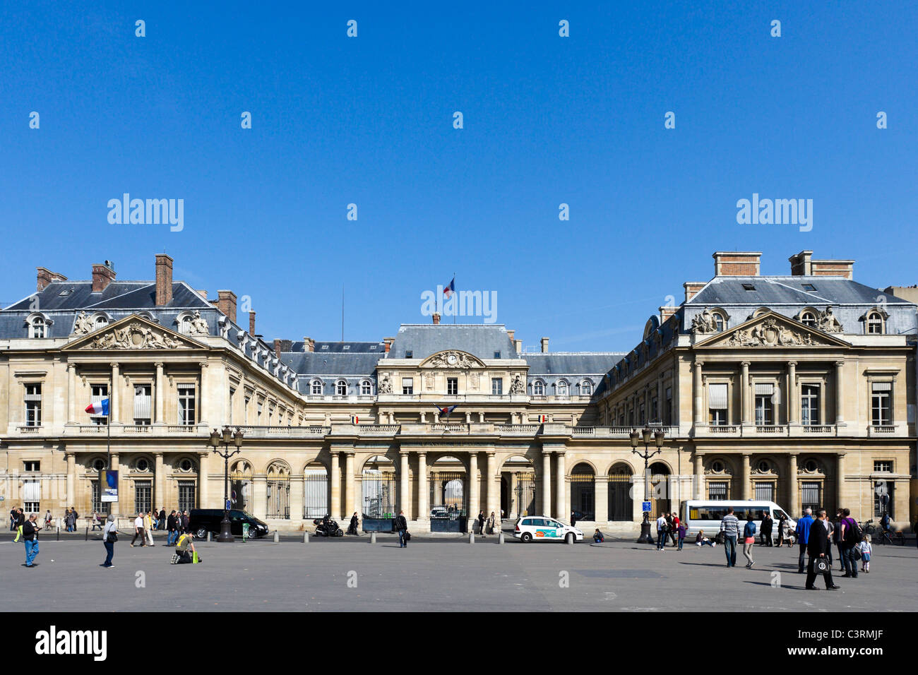 Palais royal hi-res stock photography and images - Alamy