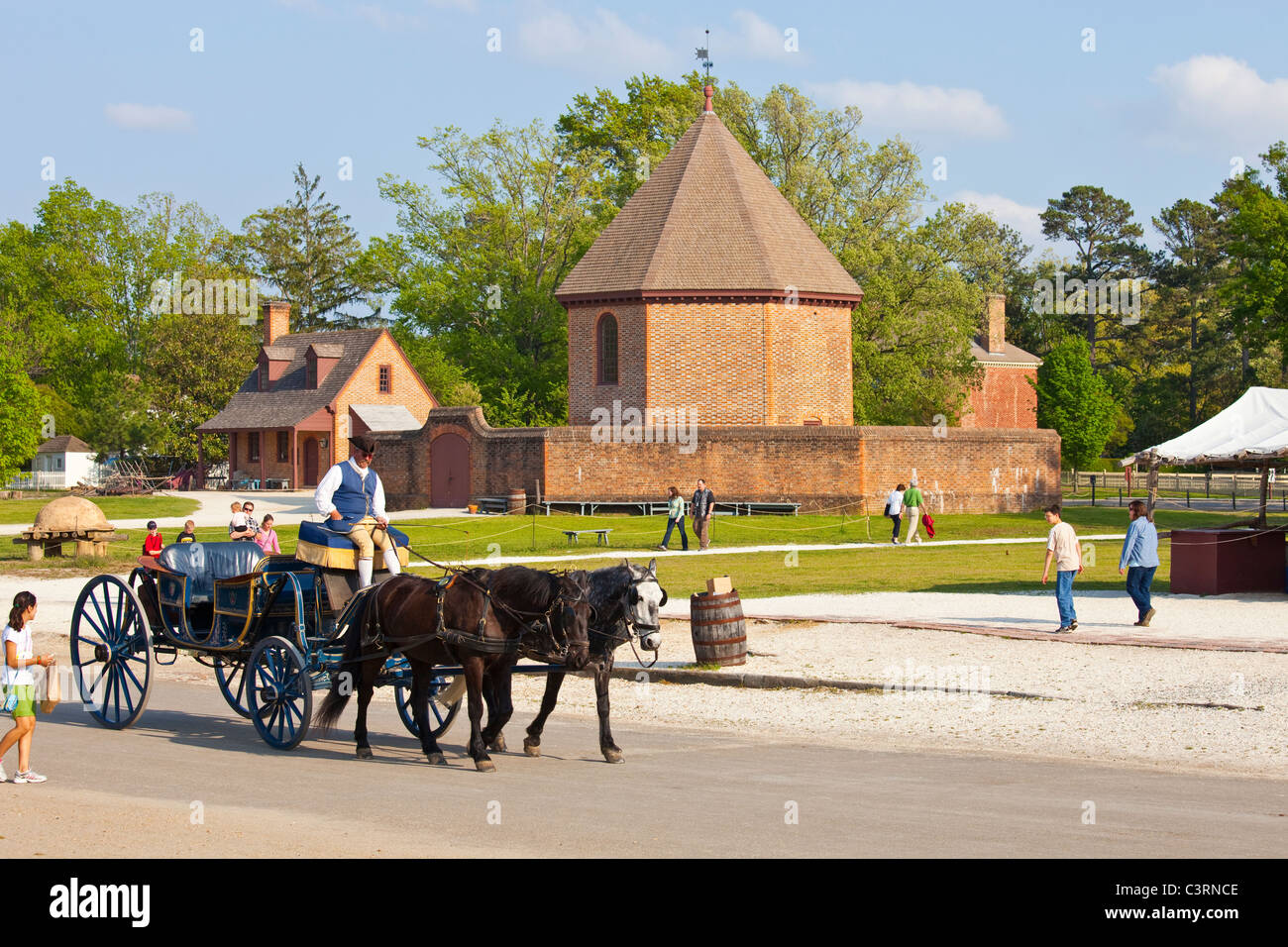 Williamsburg virginia architecture hi-res stock photography and images ...