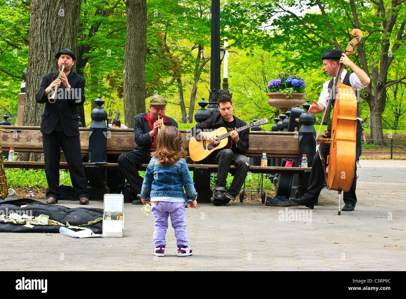 Buskers new york hi-res stock photography and images - Alamy