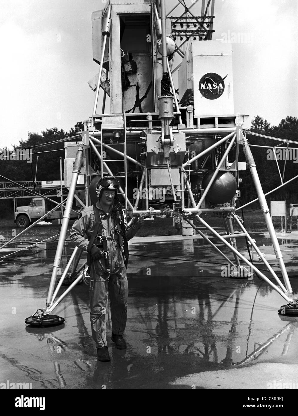 Edwin aldrin hi-res stock photography and images - Alamy