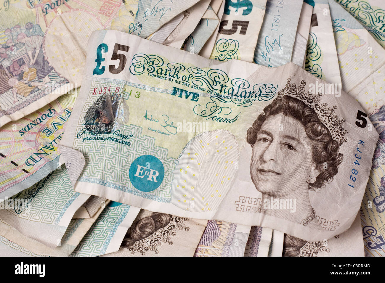 Five pound notes crumpled hi-res stock photography and images - Alamy