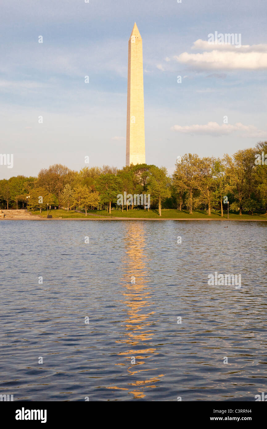 Constitution Gardens Pond, Washington Monument, Washington DC Stock ...