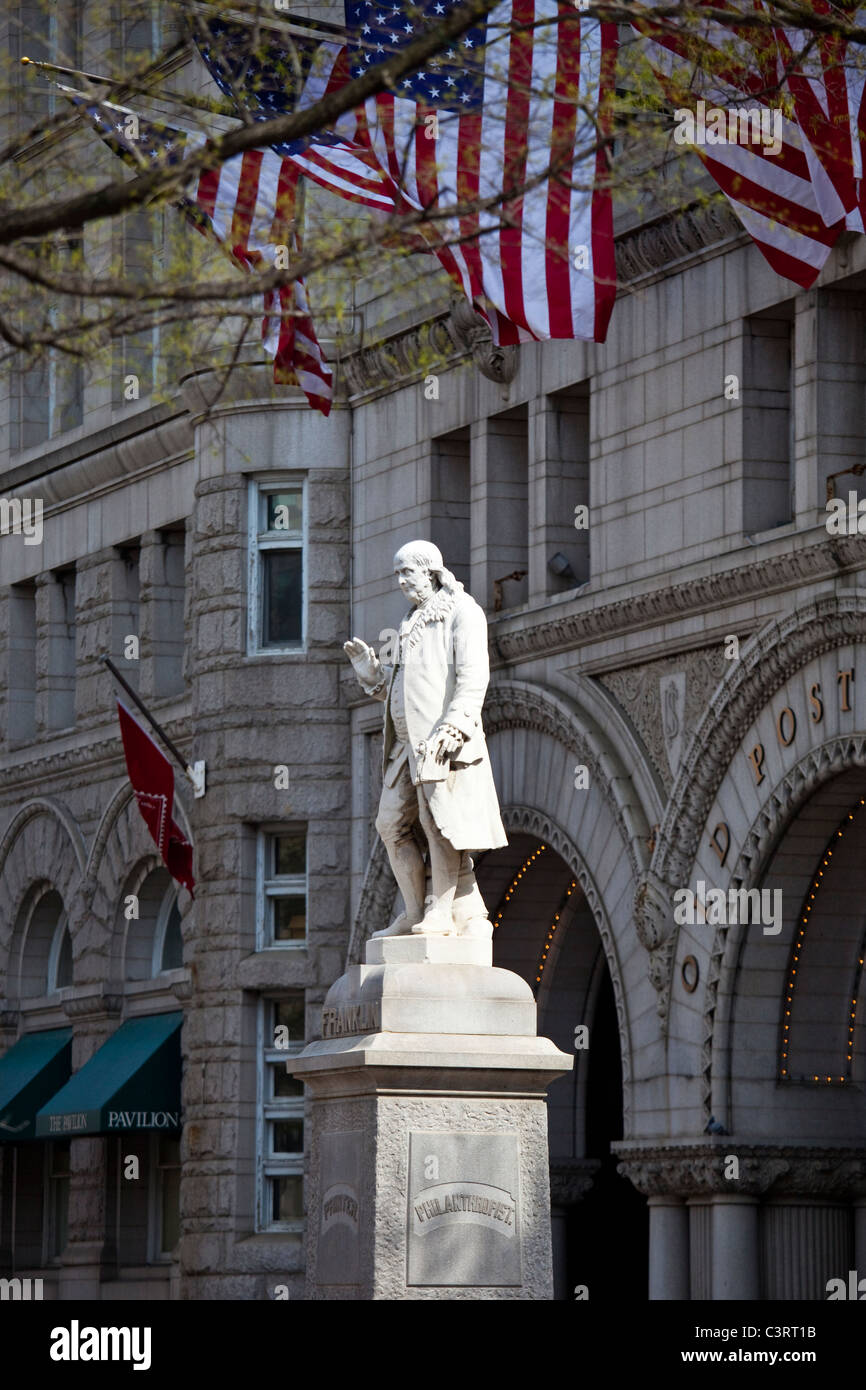 Statue of Benjamin Franklin in front of the Old Post Office Pavilion ...