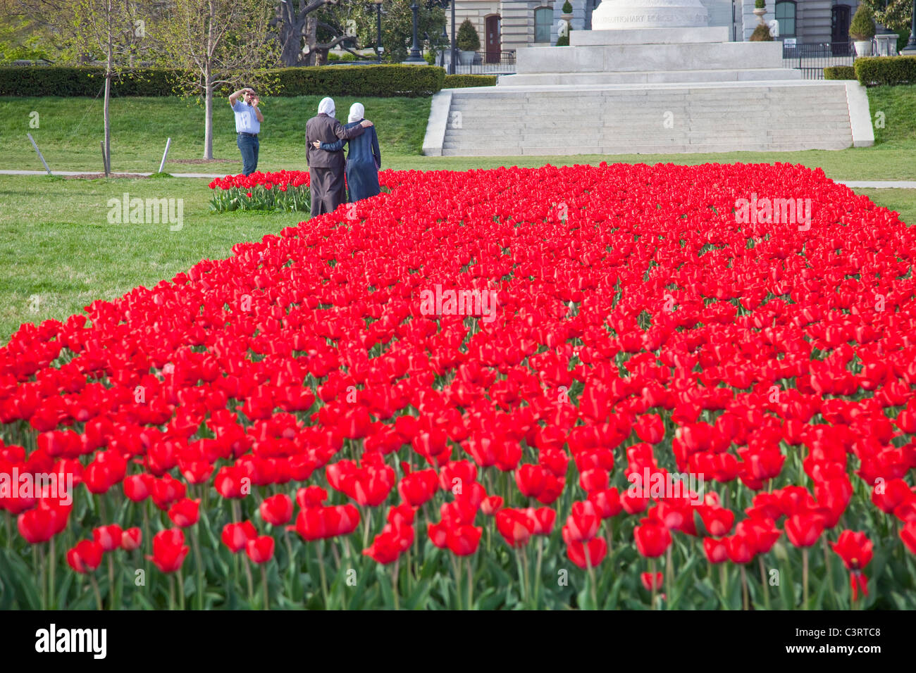 Muslim tourists hi-res stock photography and images - Alamy