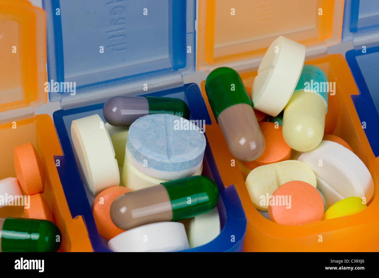 Medical pillbox hi-res stock photography and images - Alamy