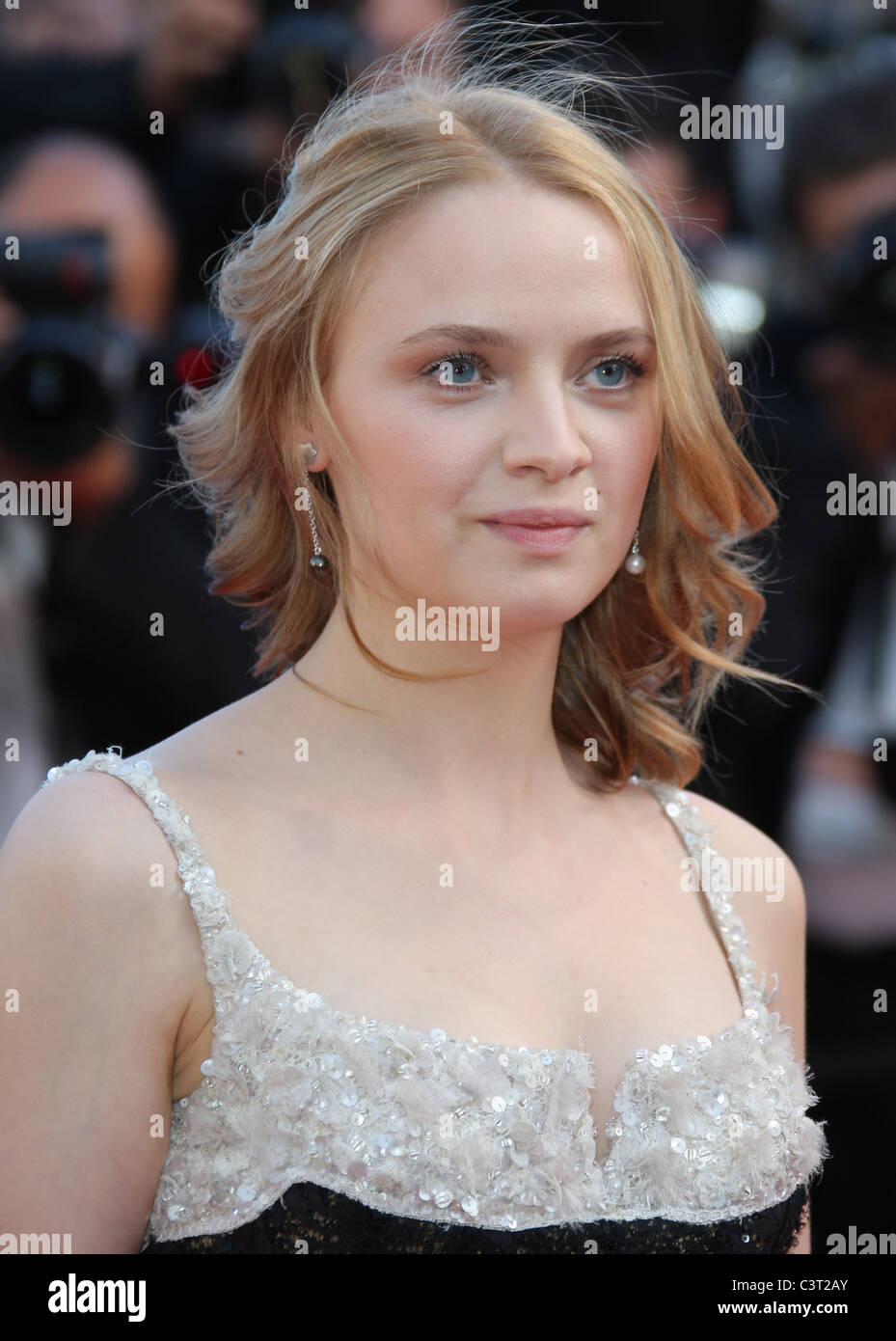 SARA FORESTIER THE TREE OF LIFE PREMIERE CANNES FILM FESTIVAL 2011 ...