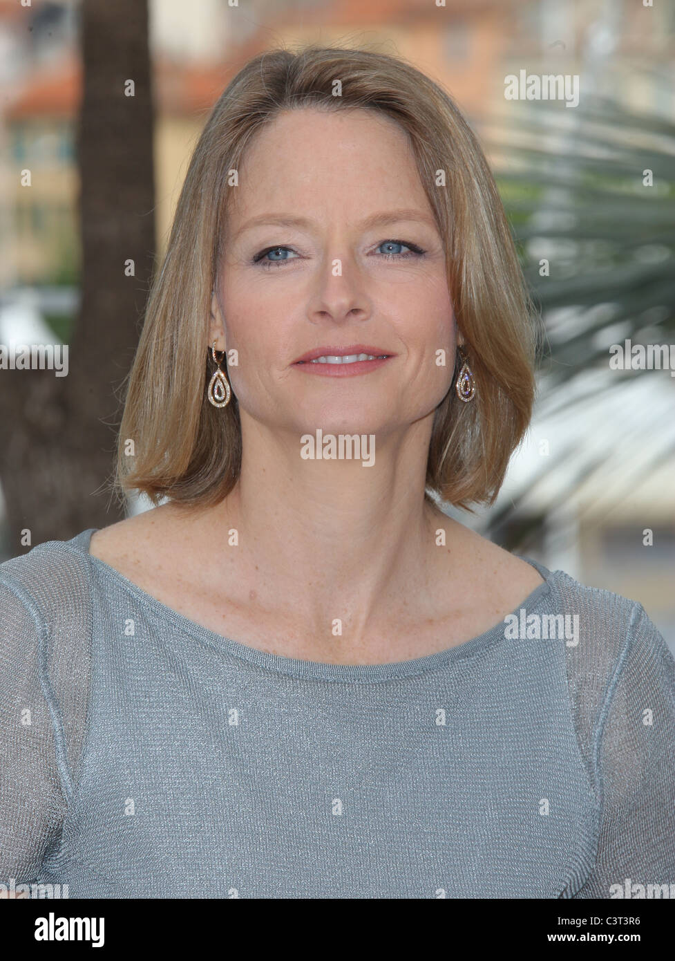 KURSTEN DUNST THE BEAVER PHOTOCALL CANNES FILM FESTIVAL 2011 PALAIS DES ...