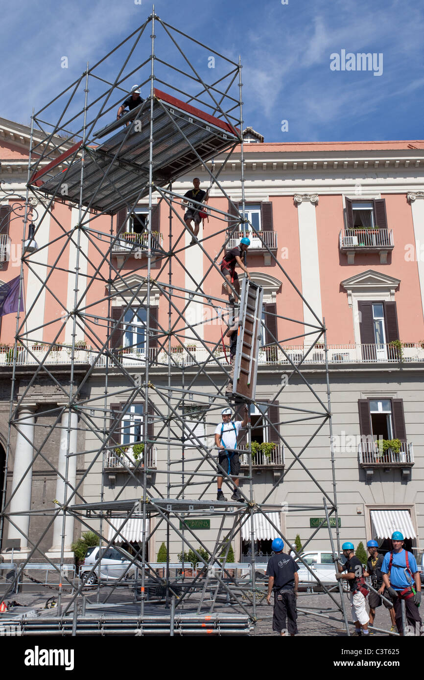 Scaffold construction. Naples Stock Photo - Alamy