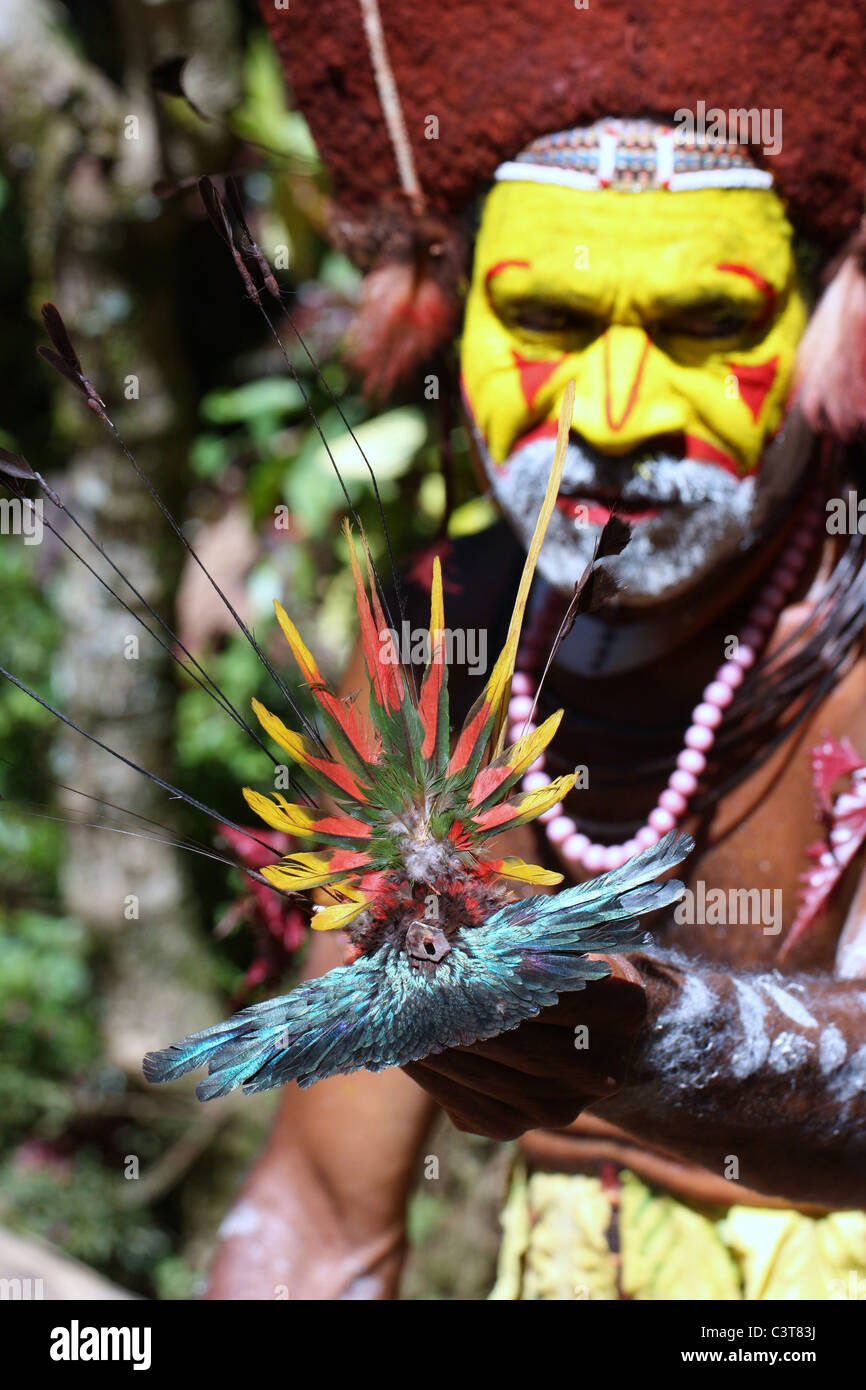 Tari tribesman papua new guinea hi-res stock photography and images - Alamy