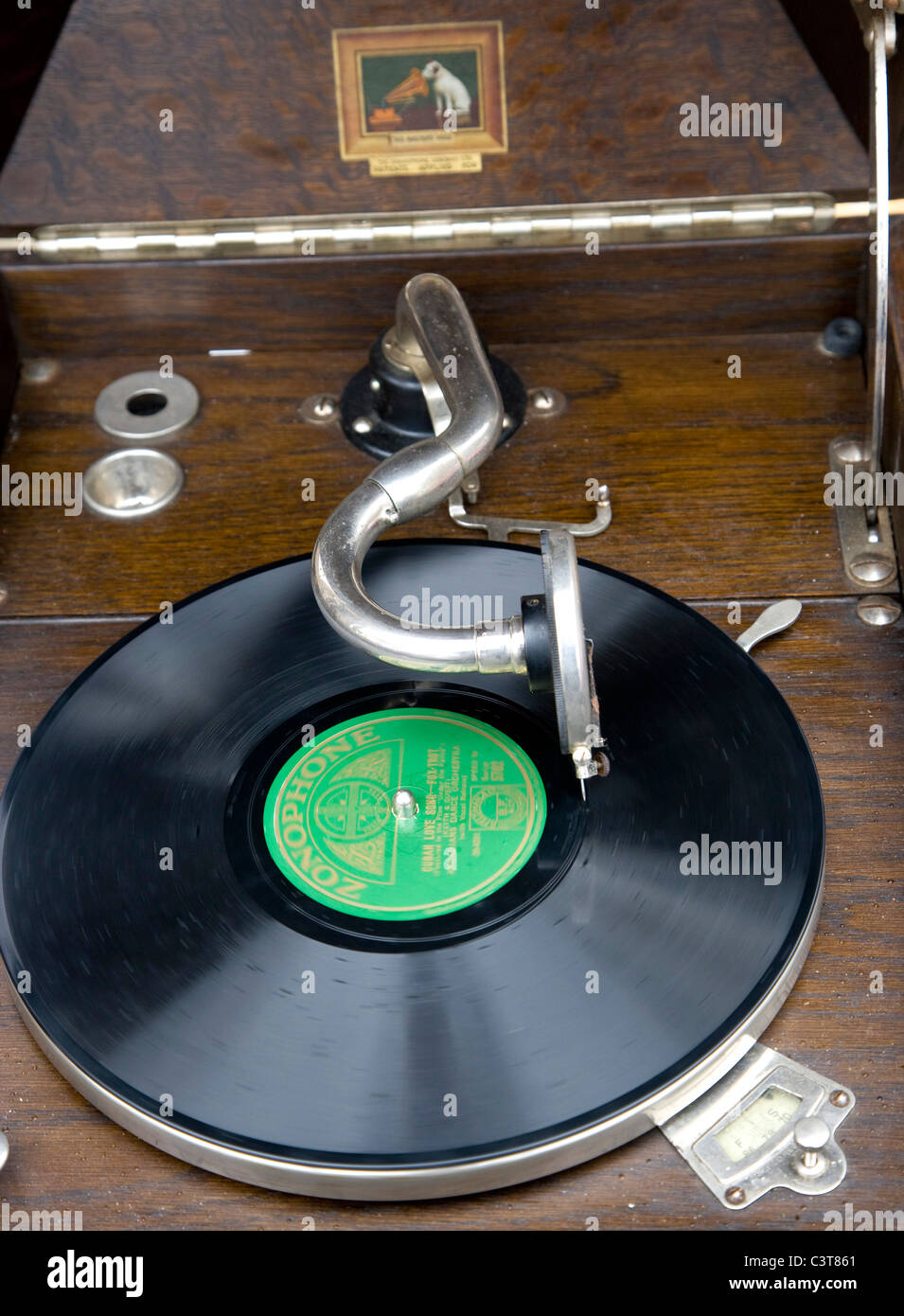 Old fashioned gramophone playing a 78rpm Stock Photo - Alamy