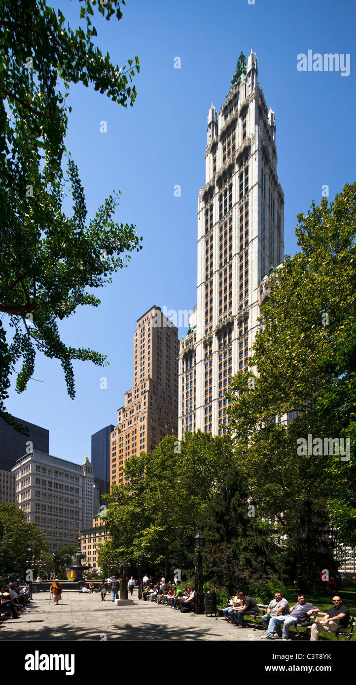 The woolworth tower hi-res stock photography and images - Alamy