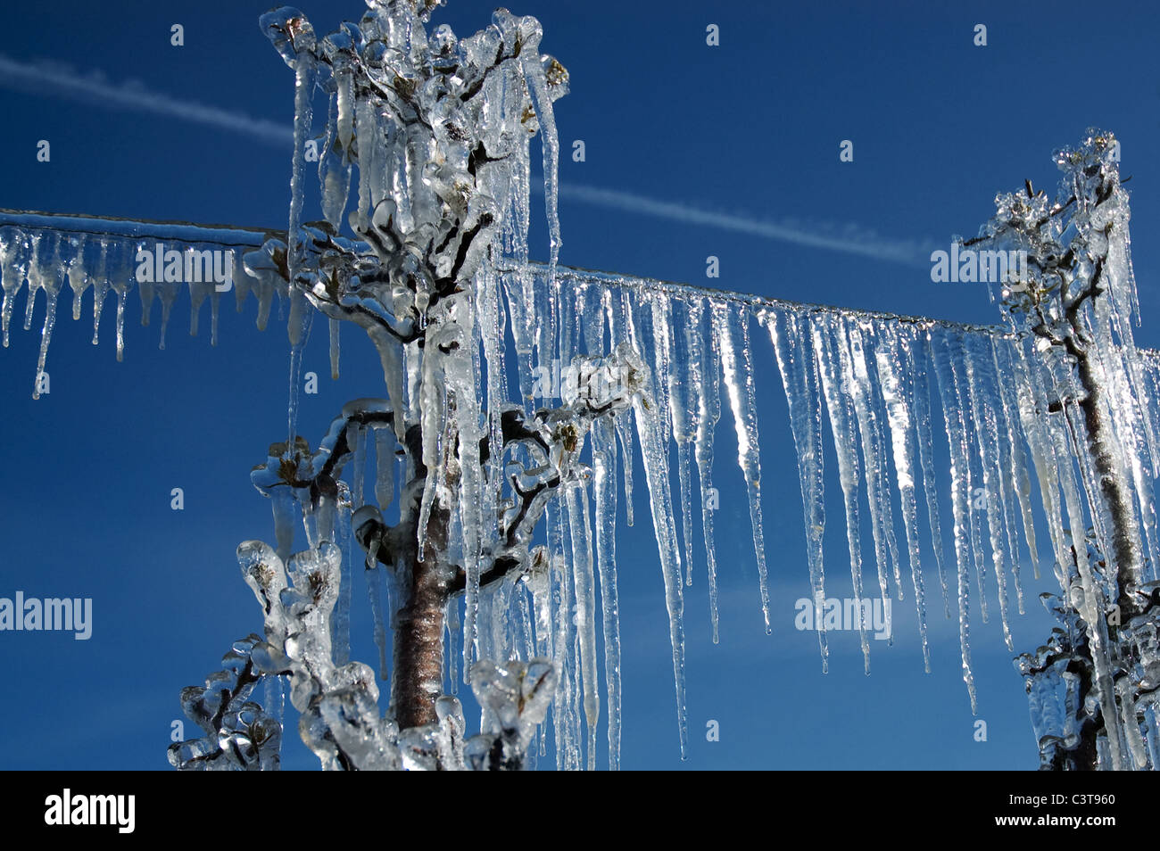 Sky icicles hi-res stock photography and images - Alamy