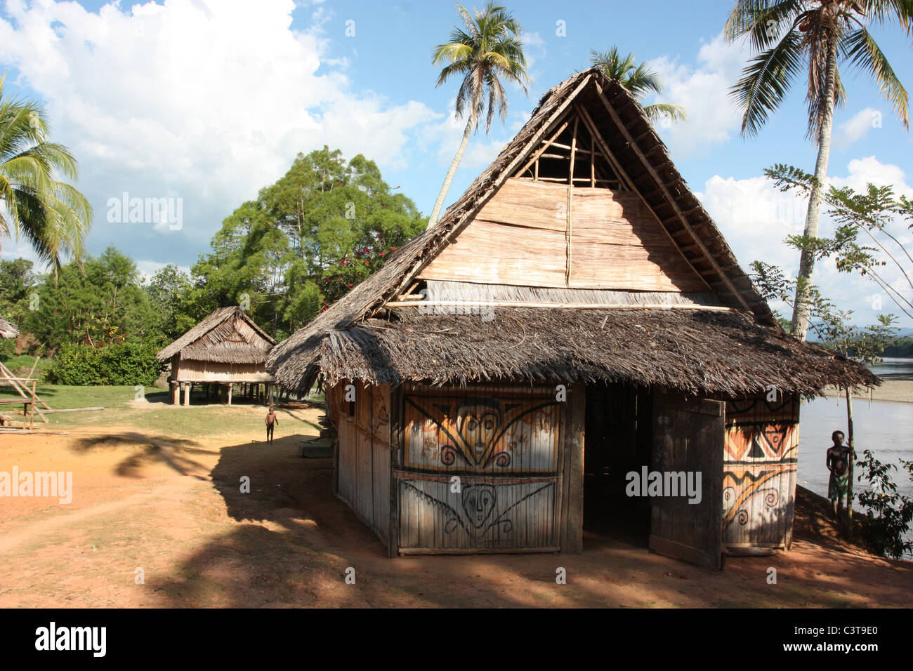 Haus Tambaran in Papua New Guinea Stock Photo - Alamy