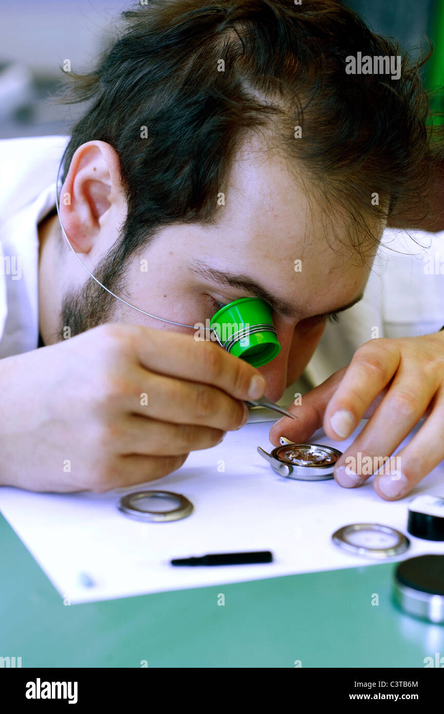 Clockmaking hi-res stock photography and images - Alamy