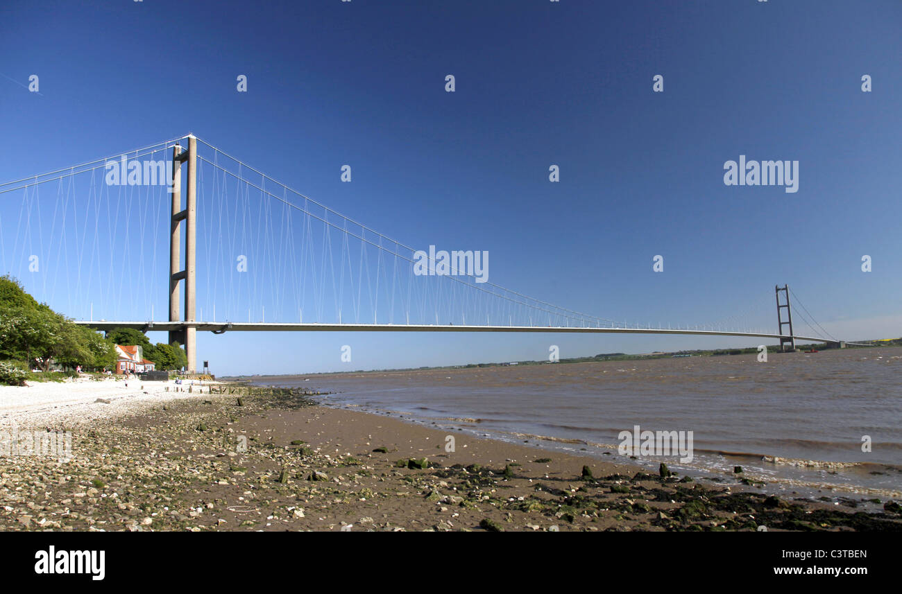 Humber bridge towers hi-res stock photography and images - Alamy