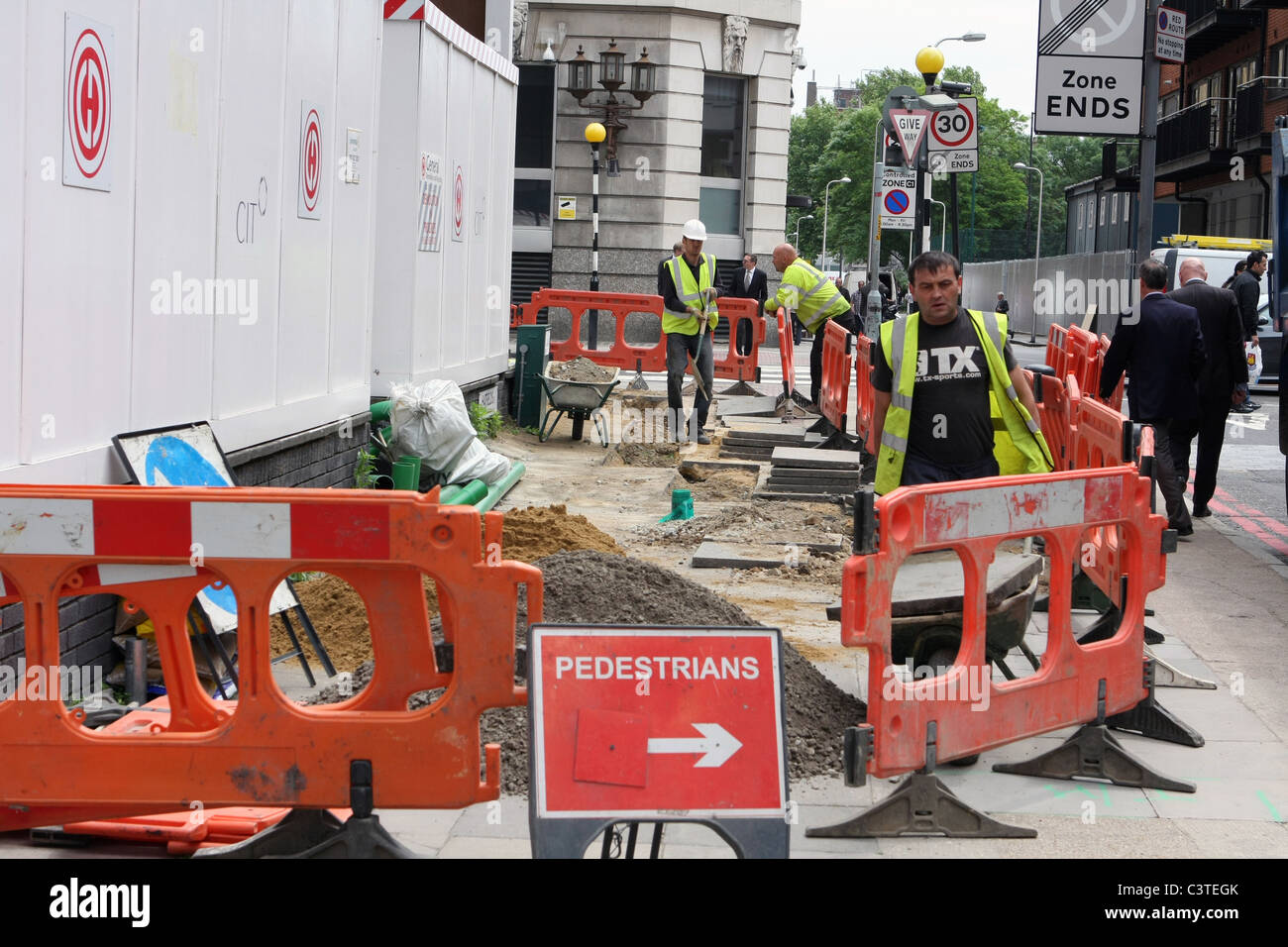 Roadworks in London, England Stock Photo - Alamy