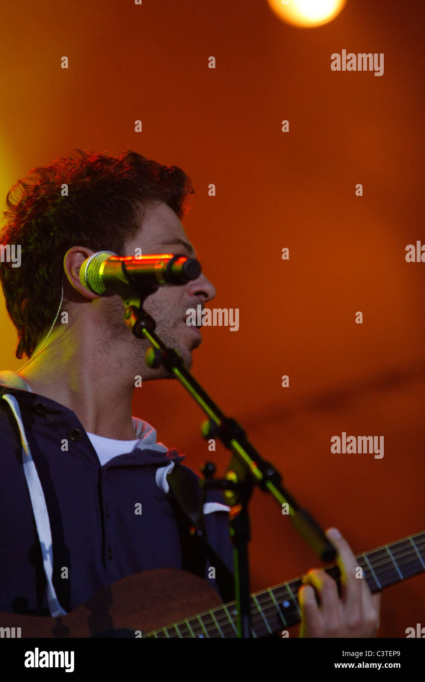 singer on stage Stock Photo - Alamy