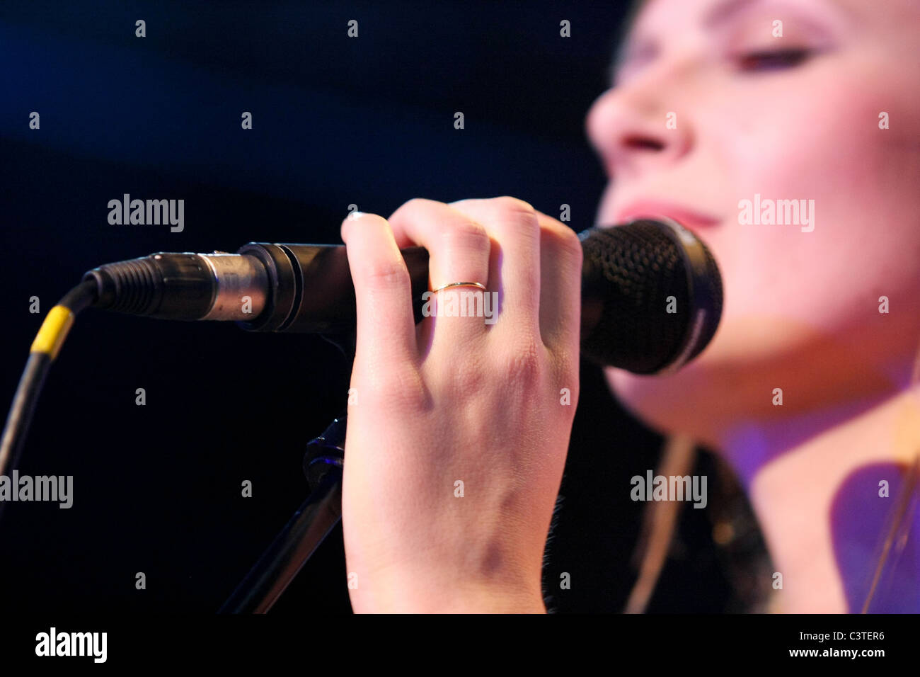 singer on stage Stock Photo - Alamy