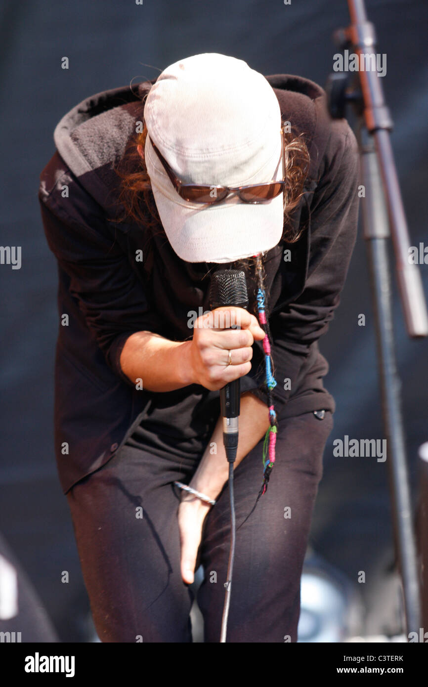 singer on stage Stock Photo - Alamy