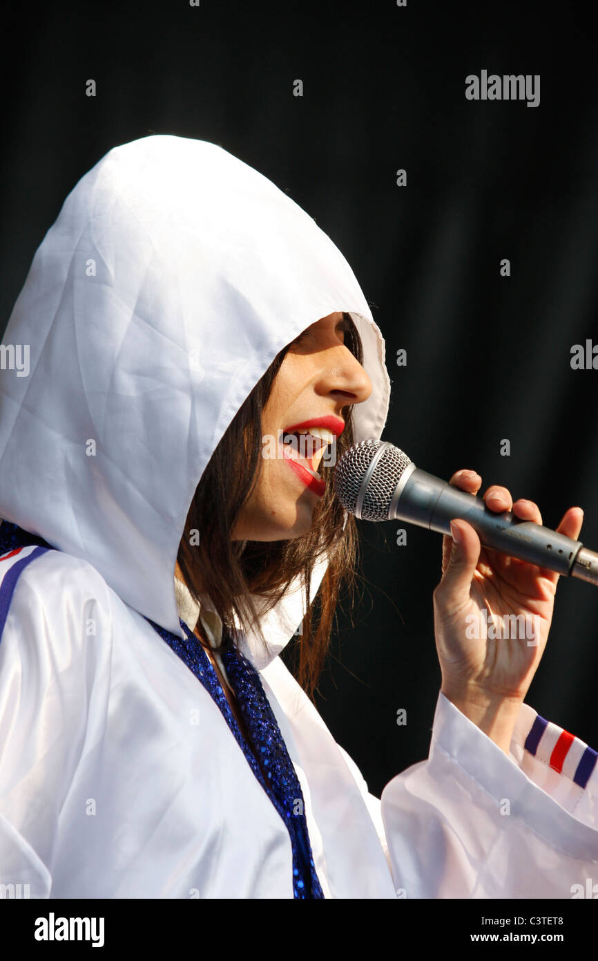 singer on stage Stock Photo - Alamy