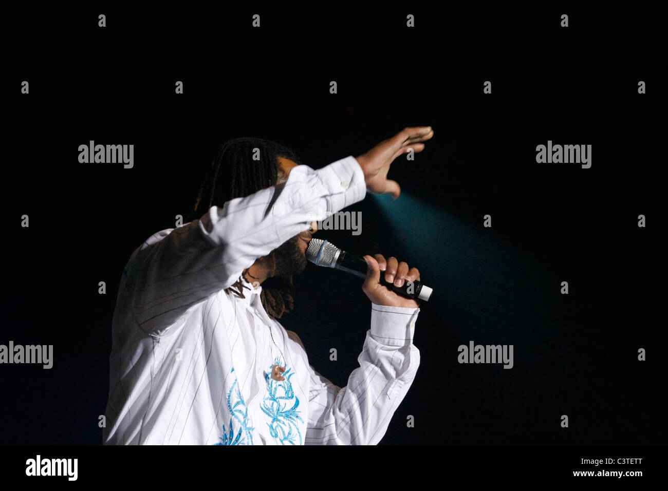 singer on stage Stock Photo - Alamy