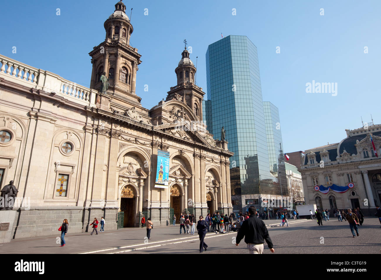 Catedral metropolitana de santiago hi-res stock photography and images ...