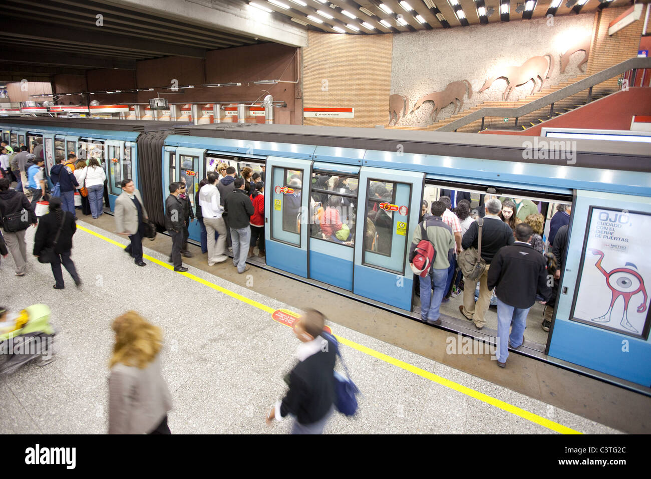 Subway station at Santiago de Chile Stock Photo - Alamy