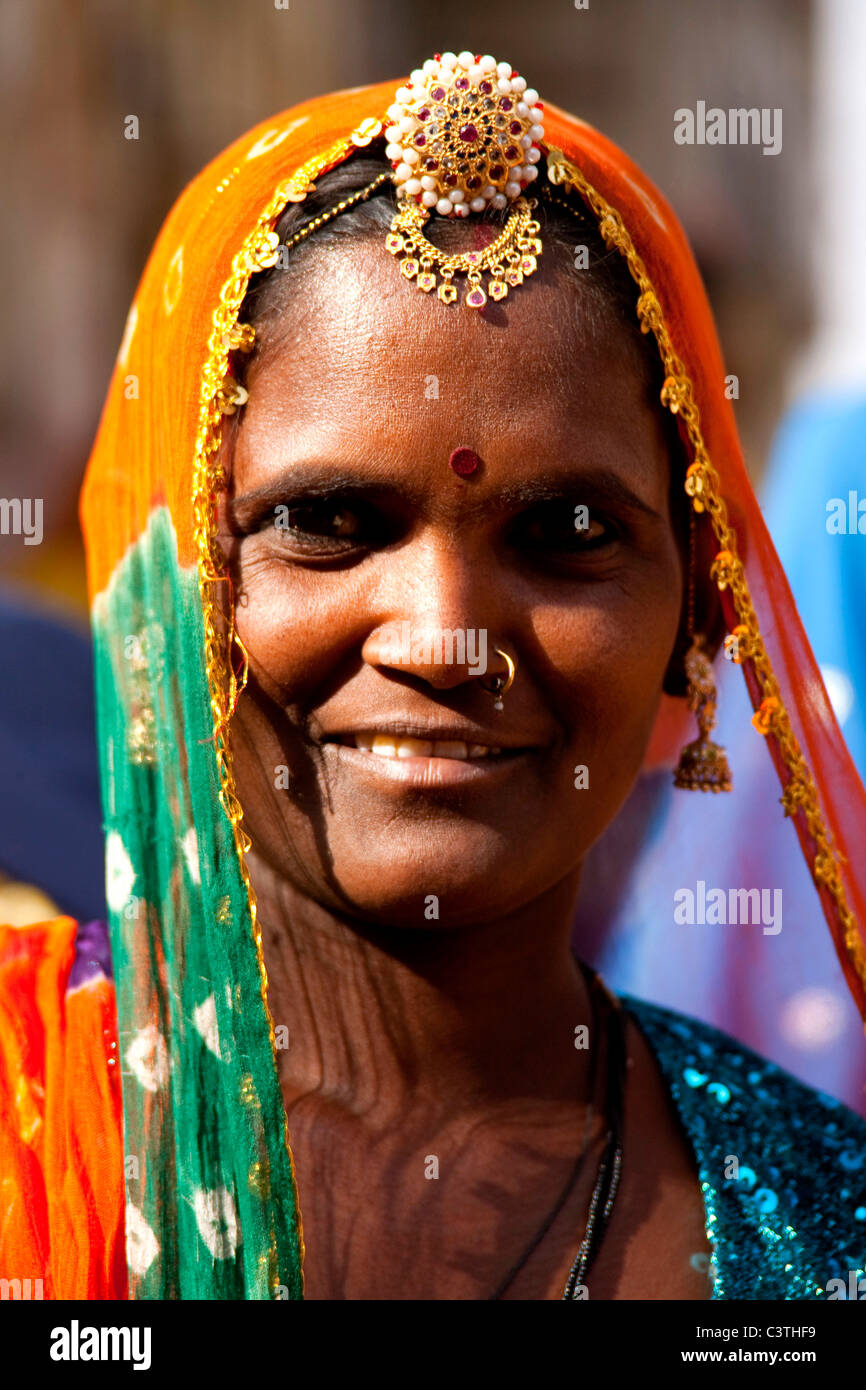 Indian people and daily life during the annual camel fair in Pushkar ...