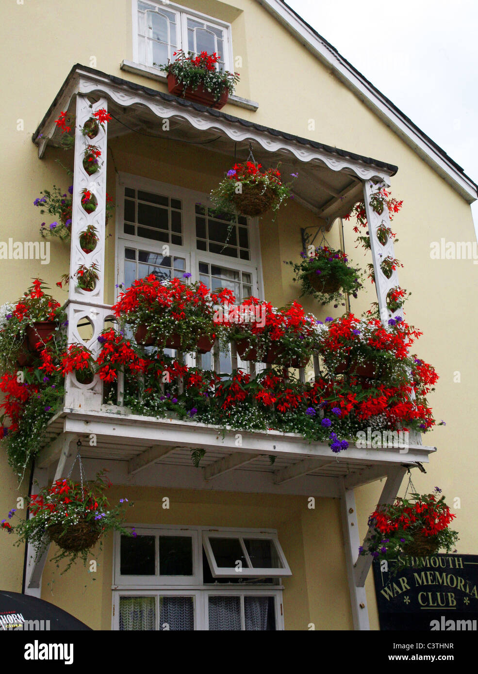 Floral balcony display hi-res stock photography and images - Alamy