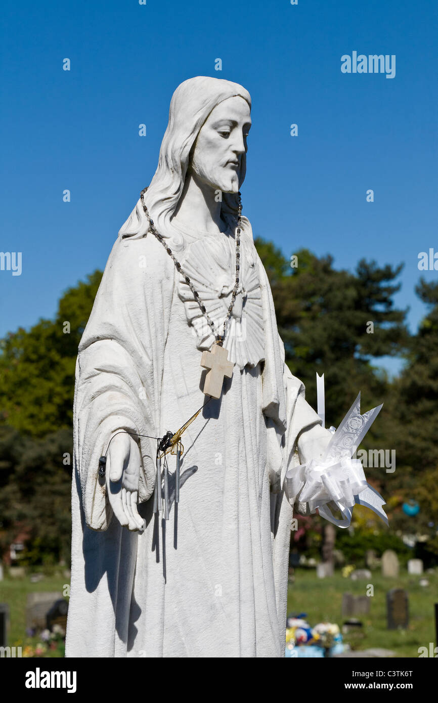 Jesus statue uk hi-res stock photography and images - Alamy