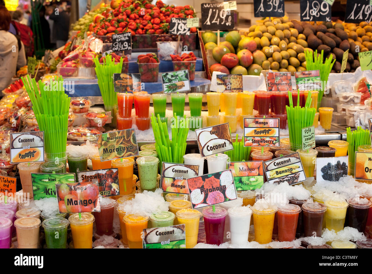 Fruit juices in "la Boqueria" Market Stock Photo - Alamy