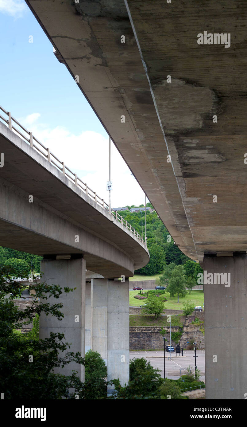 A629/A58 burdock way flyover the river calder in west yorkshire, uk ...