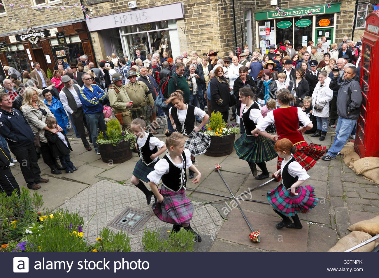Scottish Sword Dance High Resolution Stock Photography and Images - Alamy