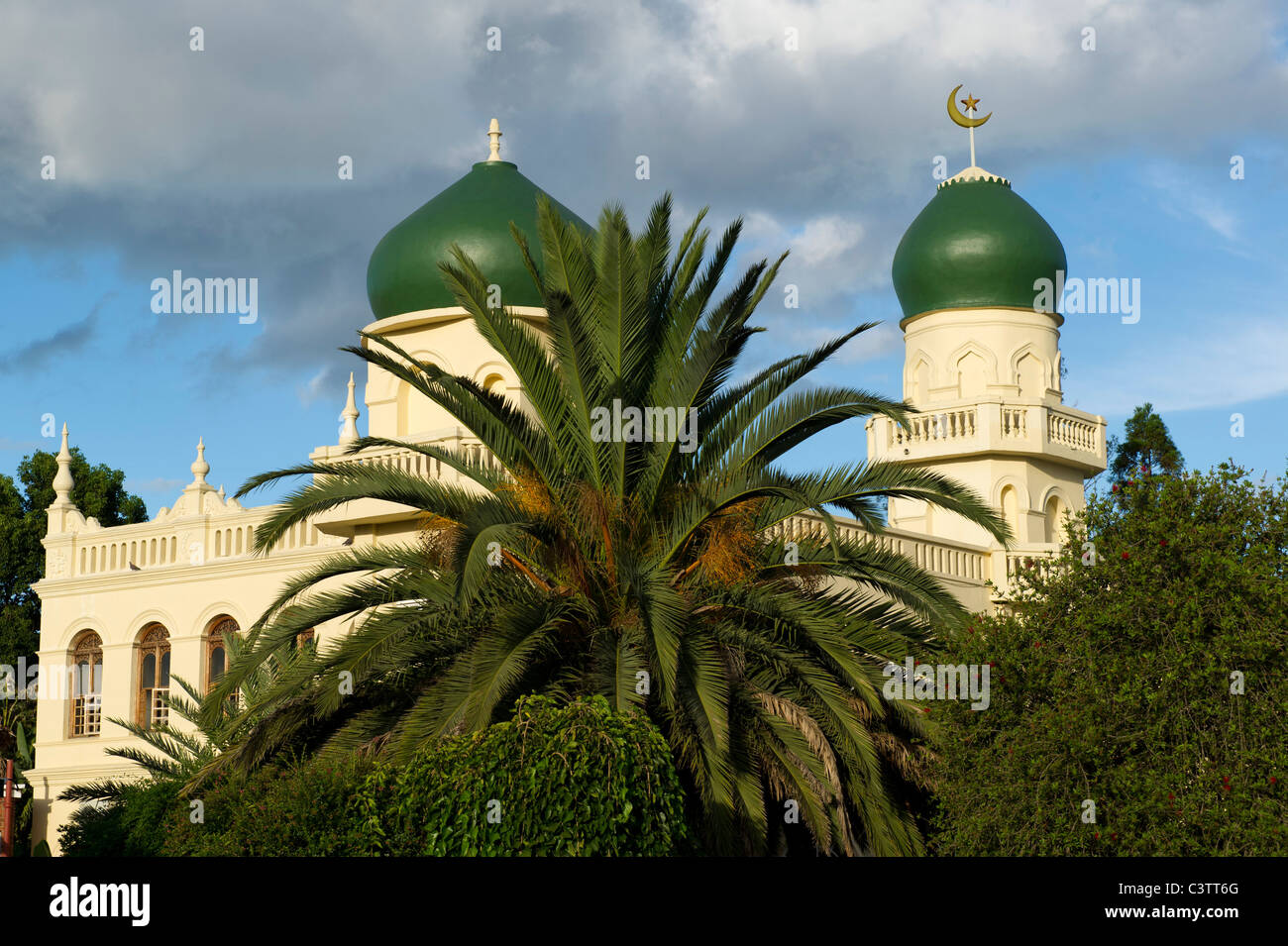 Islamic architecture africa mosque hi-res stock photography and images ...