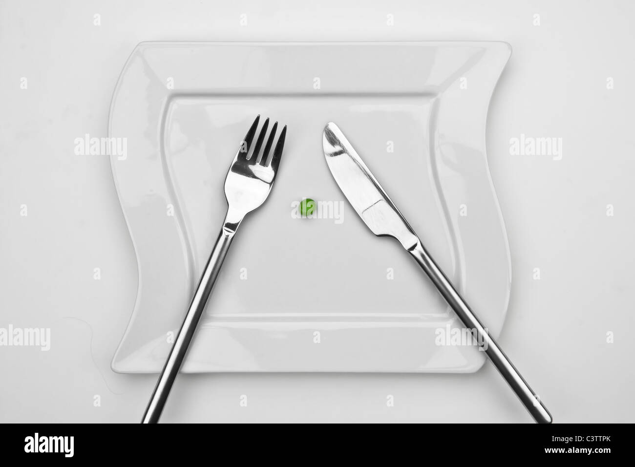 Pea on a plate hi-res stock photography and images - Alamy