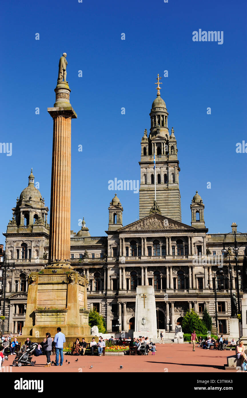 Sir Walter Scott Monument in George Square with City Chambers in ...