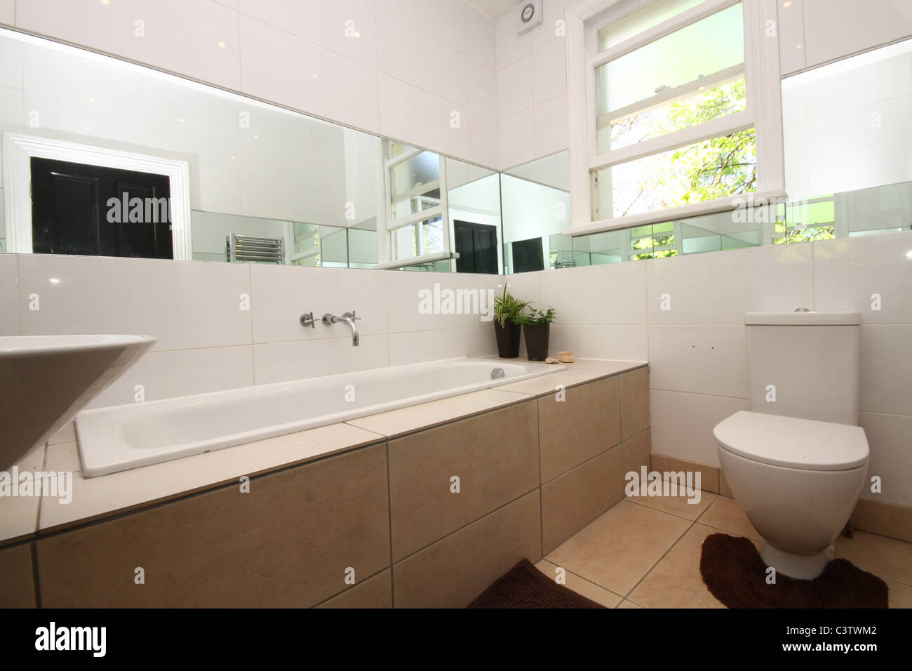 Sunken bath hi-res stock photography and images - Alamy