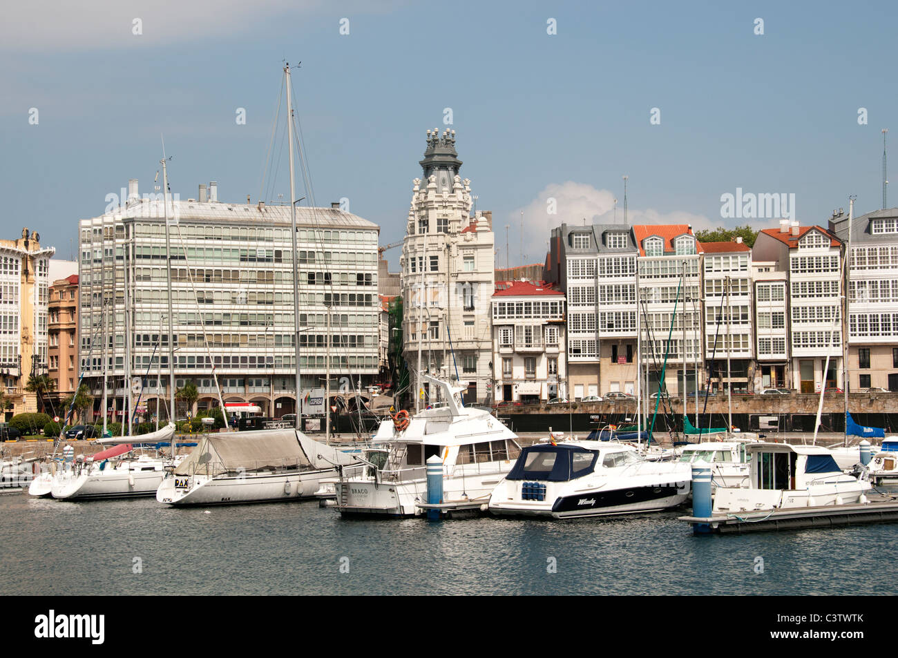 Porto port de la coruna hi-res stock photography and images - Alamy