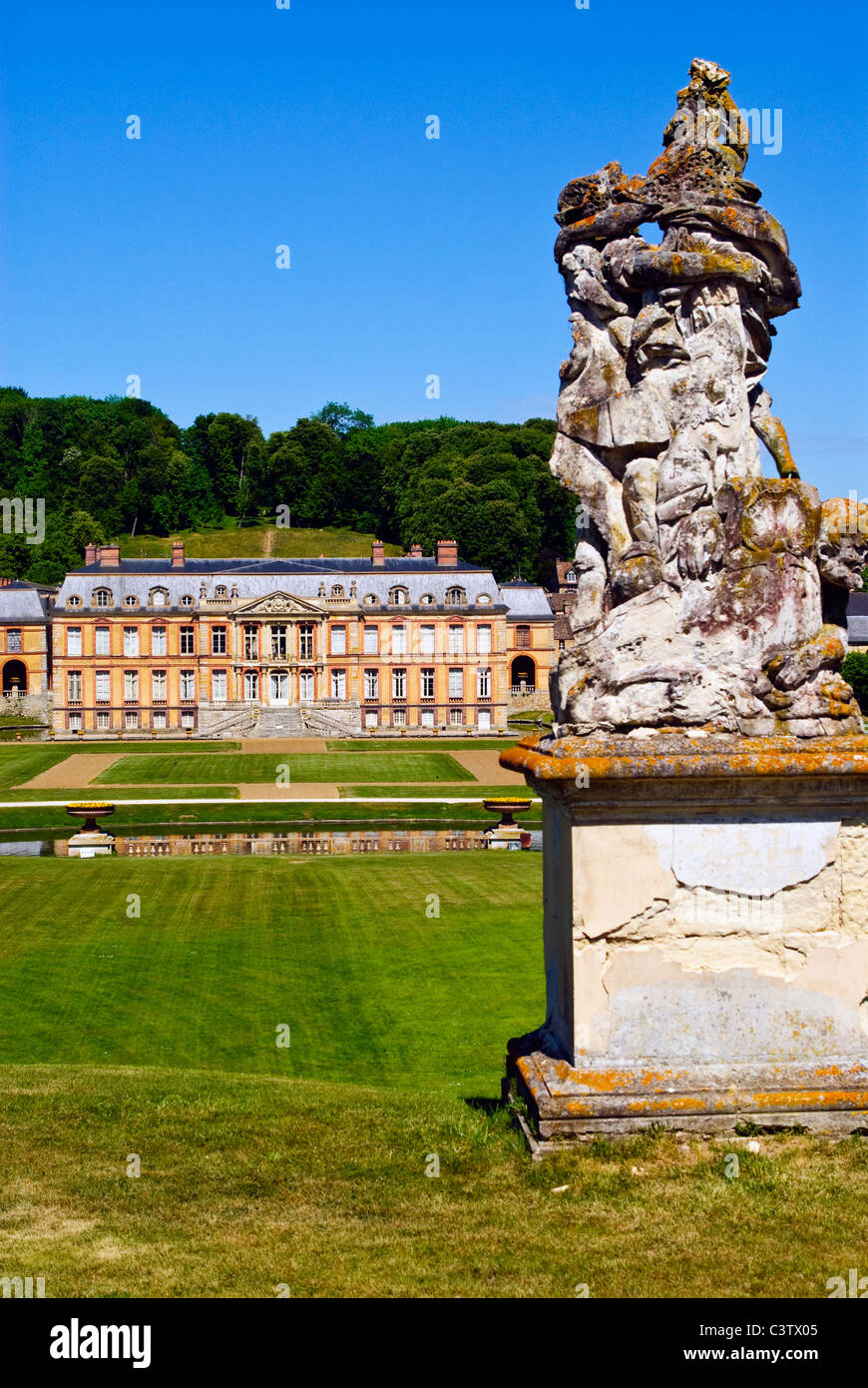 Dampierre en yvelines castle hi-res stock photography and images - Alamy