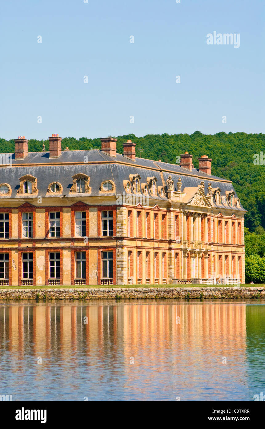 Dampierre en yvelines castle hi-res stock photography and images - Alamy