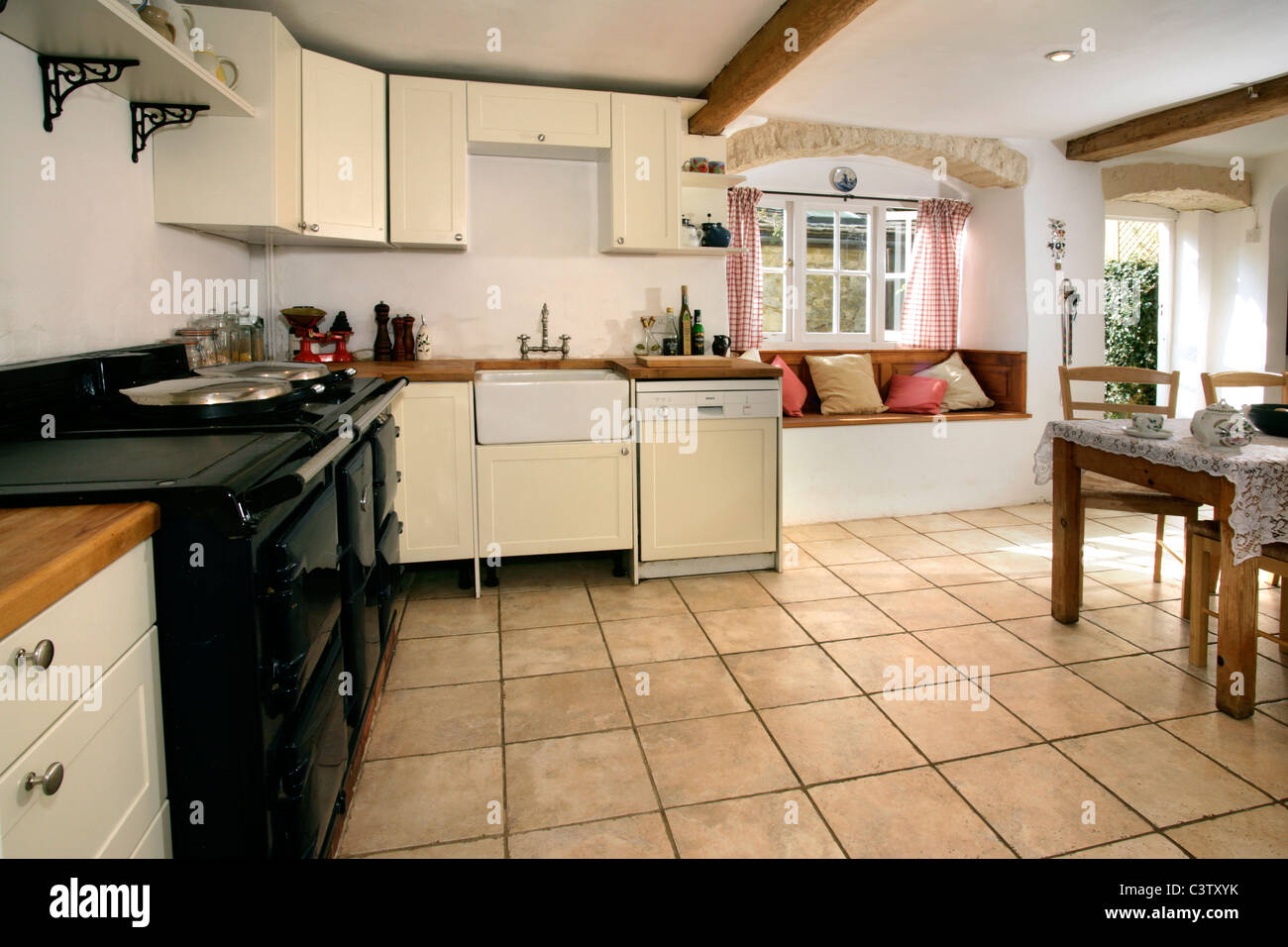 Large country kitchen Stock Photo - Alamy