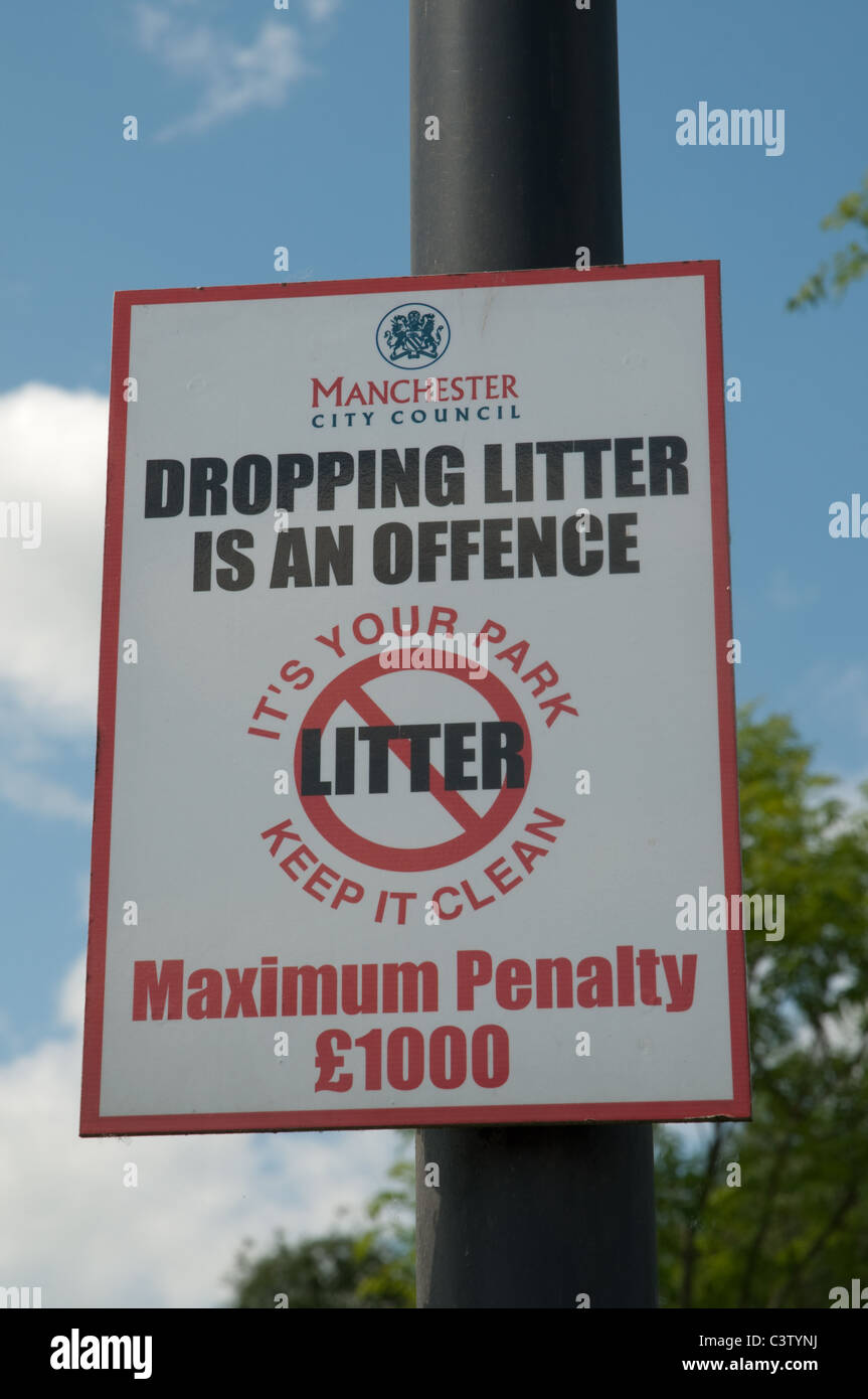 Litter sign Manchester Stock Photo - Alamy