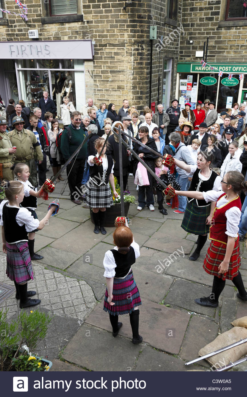 Scottish Sword Dance High Resolution Stock Photography and Images - Alamy