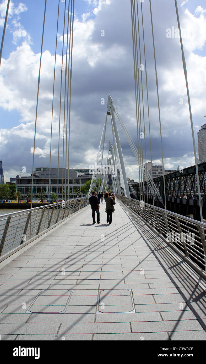 Suspension bridge london hi-res stock photography and images - Alamy