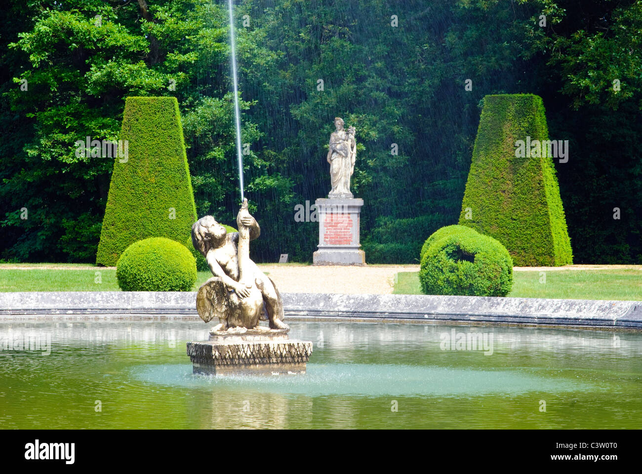 The garden at Château de Breteuil in the Chevreuse valley, France Stock ...