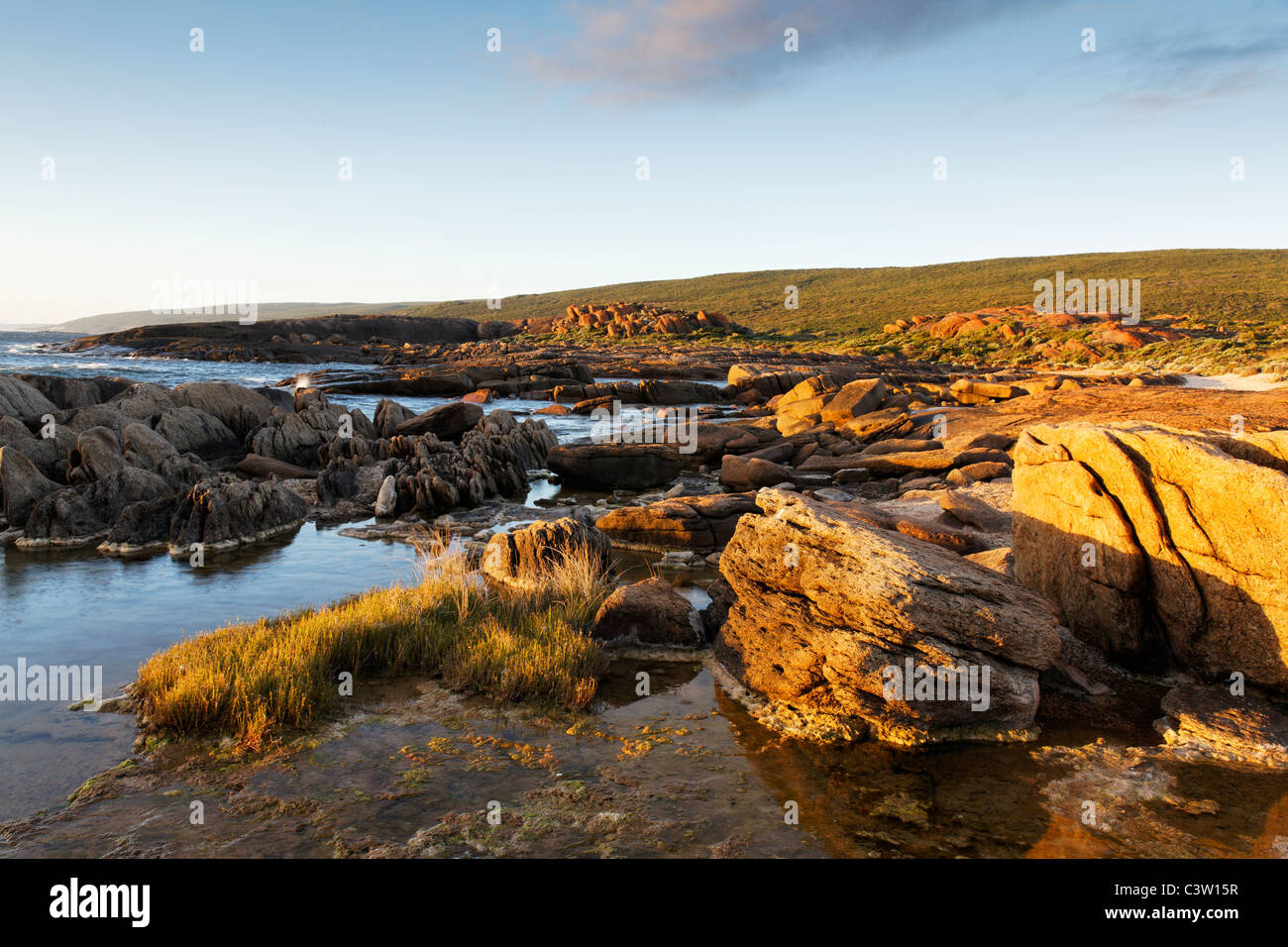 Rock coastline hi-res stock photography and images - Alamy