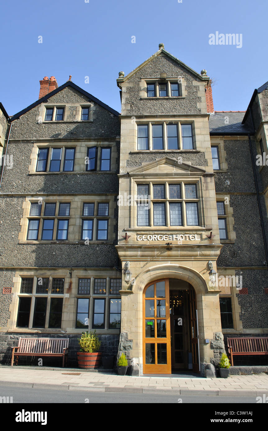 George iv hotel criccieth hi-res stock photography and images - Alamy