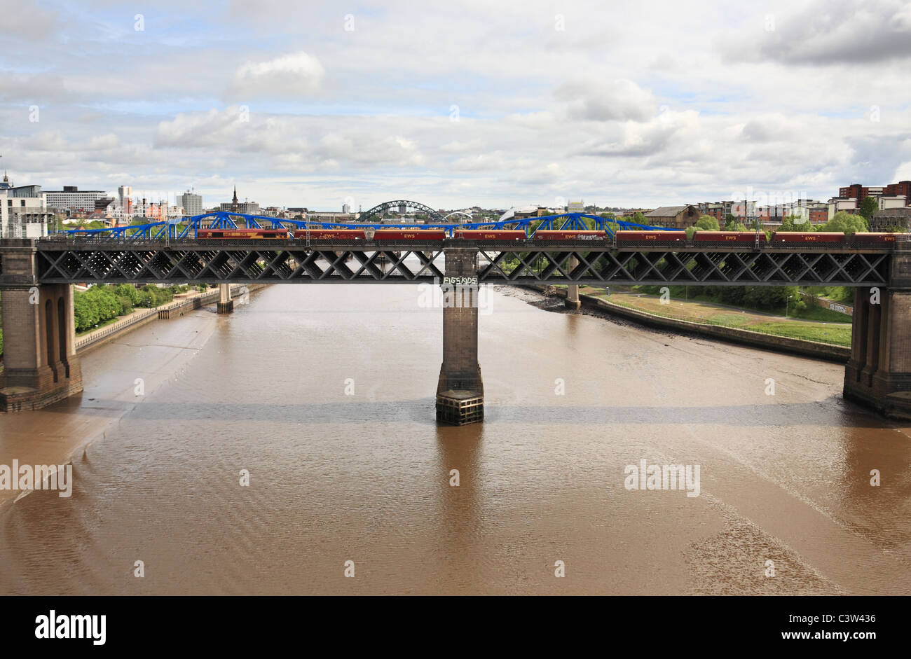 Steel truss railway bridge hi-res stock photography and images - Alamy