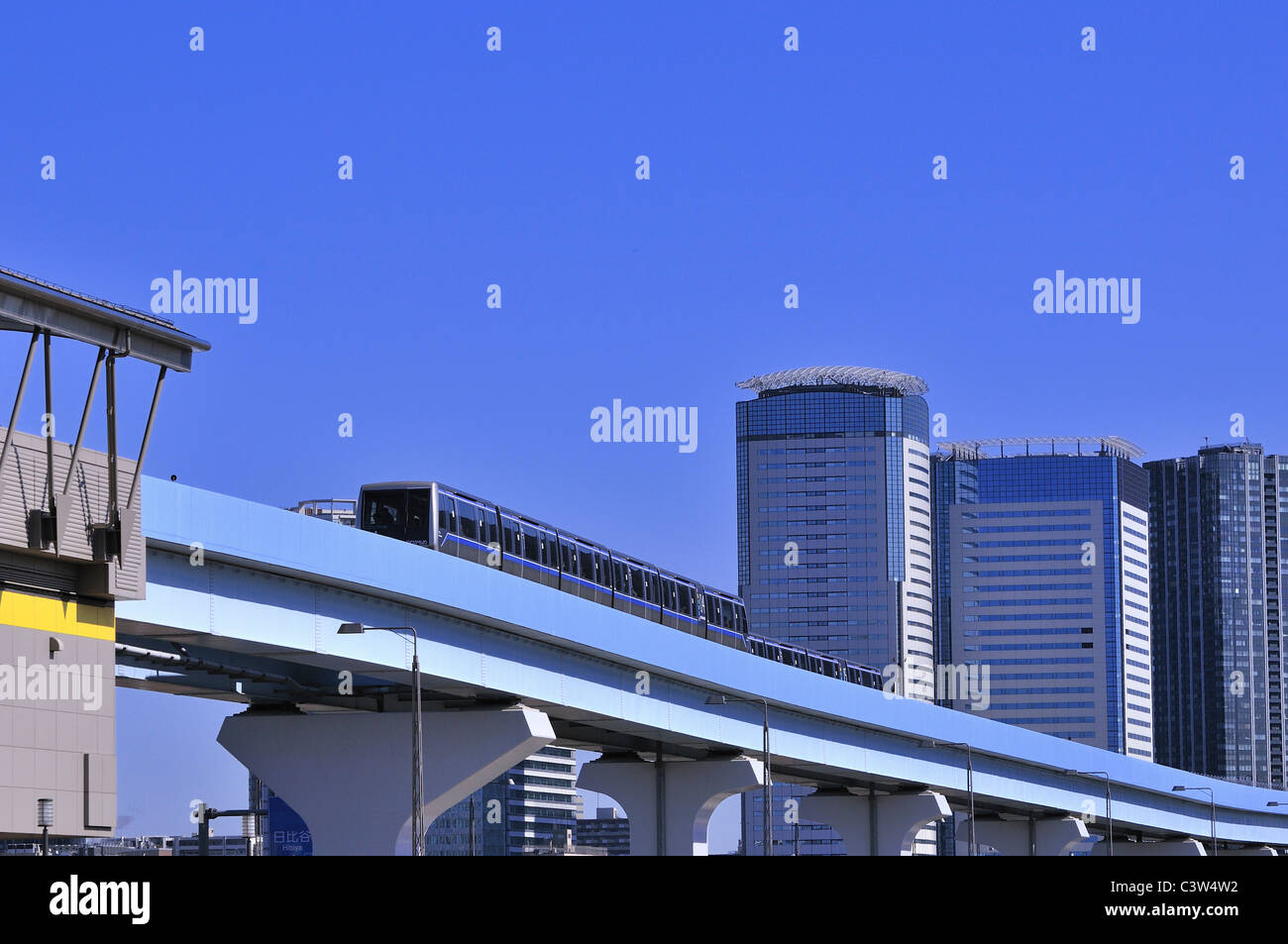 Yurikamome train hi-res stock photography and images - Alamy