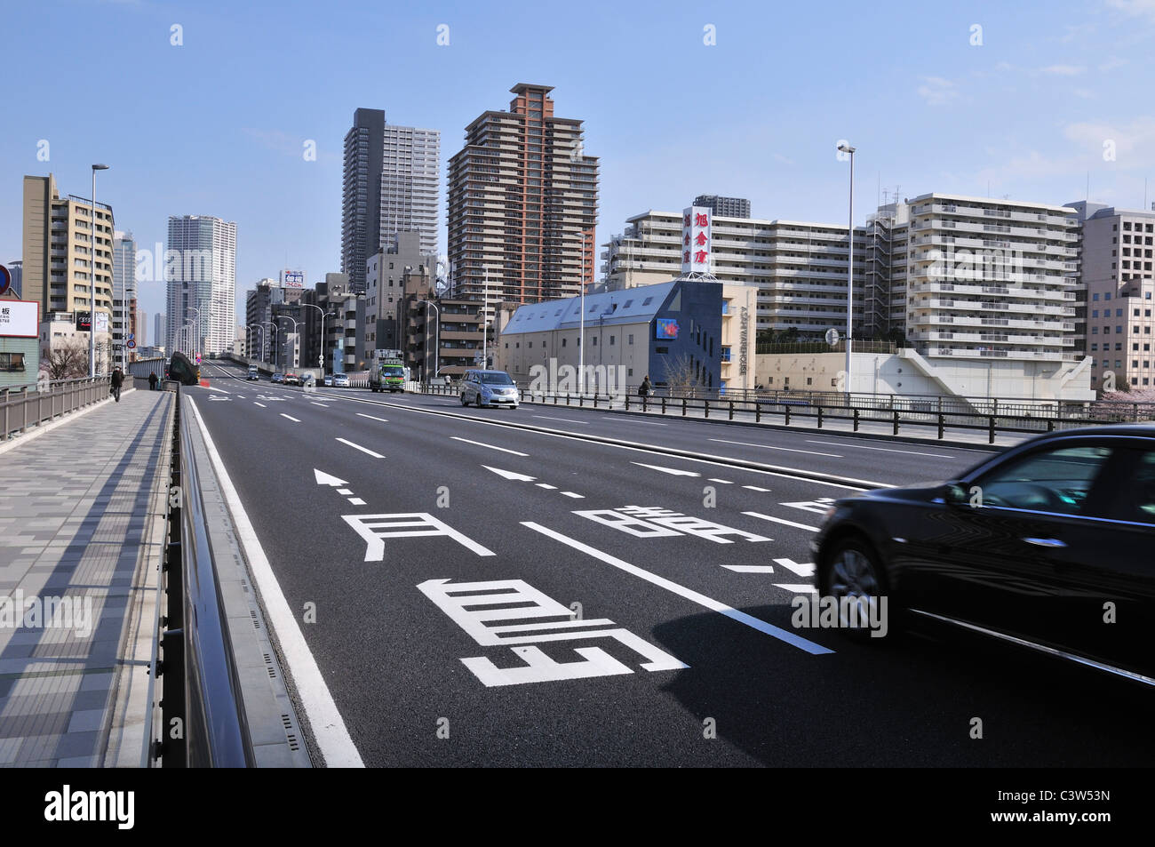 Road marking in japan hi-res stock photography and images - Alamy